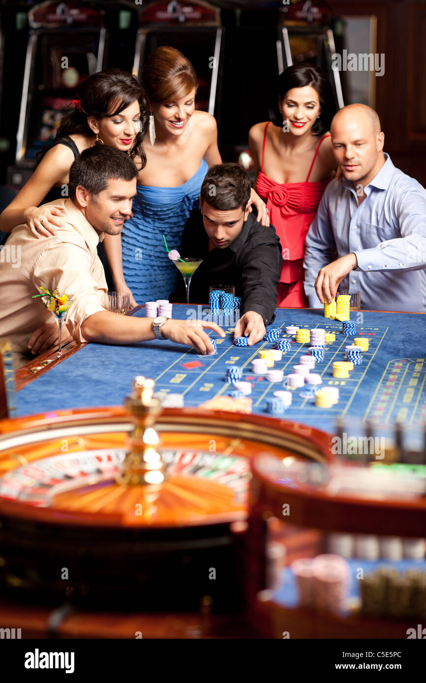 Group gathering hi-res stock photography and images - Alamy