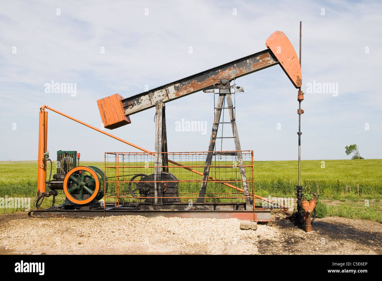 Oil leak hi-res stock photography and images - Alamy