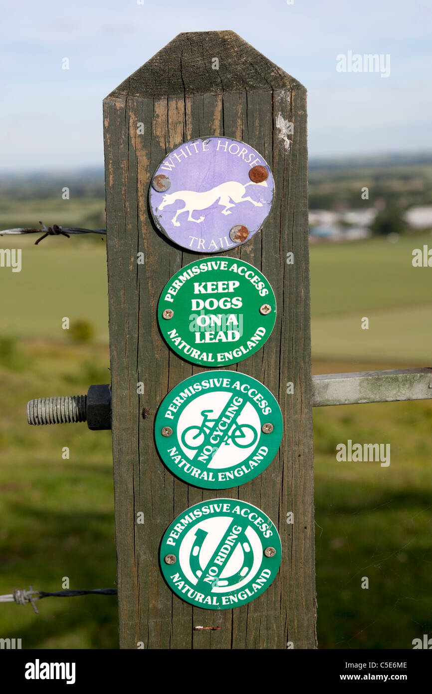 White horse trail wiltshire hi-res stock photography and images - Alamy