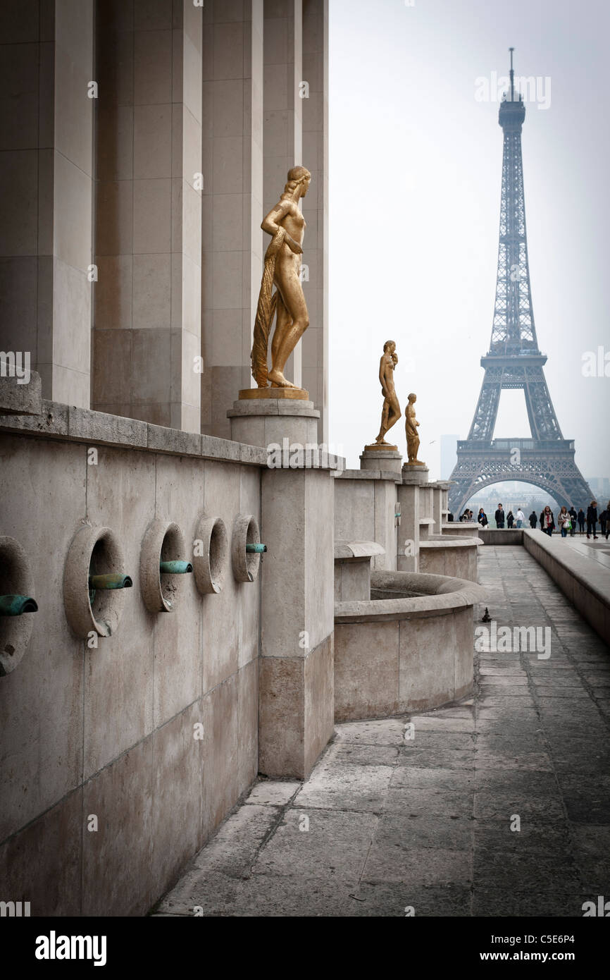 Le palais de chaillot at le trocadero in Paris, France Stock Photo - Alamy
