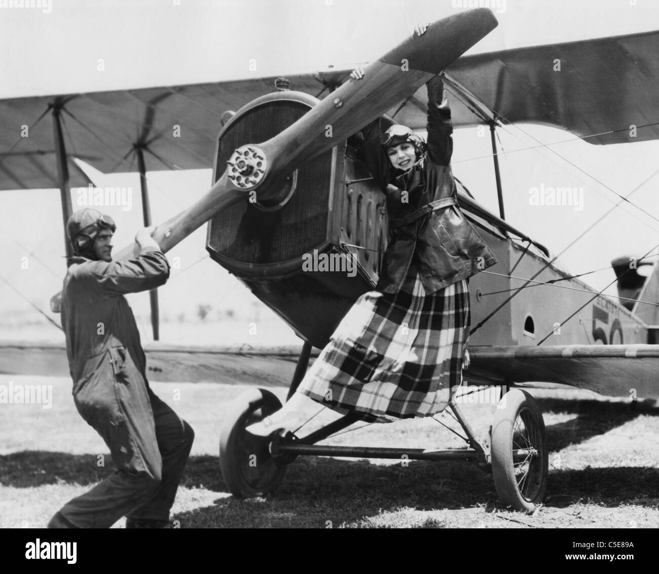 White propeller plane exterior hi-res stock photography and images - Alamy