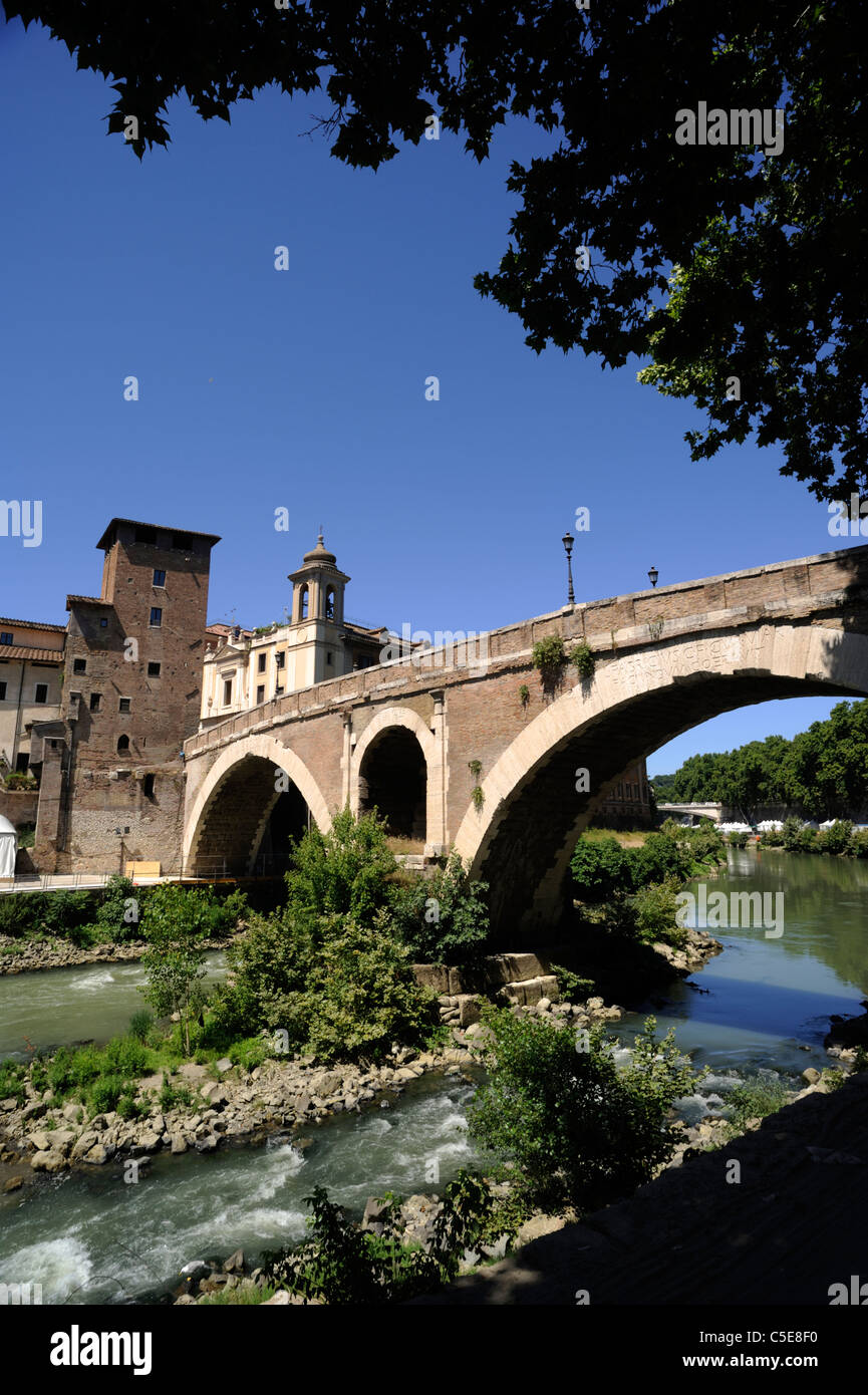 Italy, Rome, Tiber river, Isola Tiberina, Pons Fabricius, Ponte ...