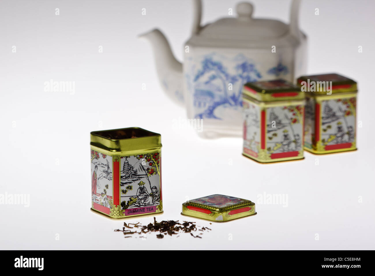 Willow pattern hi-res stock photography and images - Alamy