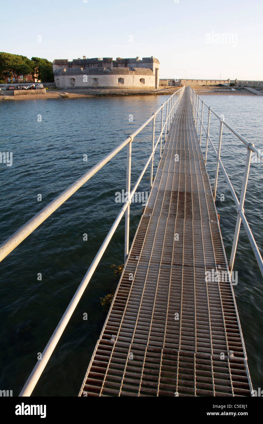 Device forts hi-res stock photography and images - Alamy