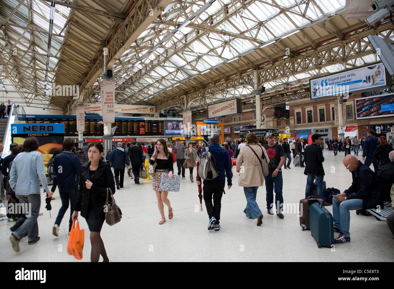 Victoria station concourse hi-res stock photography and images - Alamy