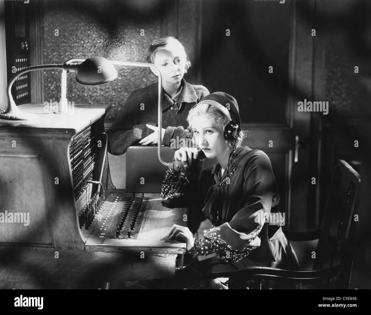 Telephone switchboard operators hi-res stock photography and images - Alamy