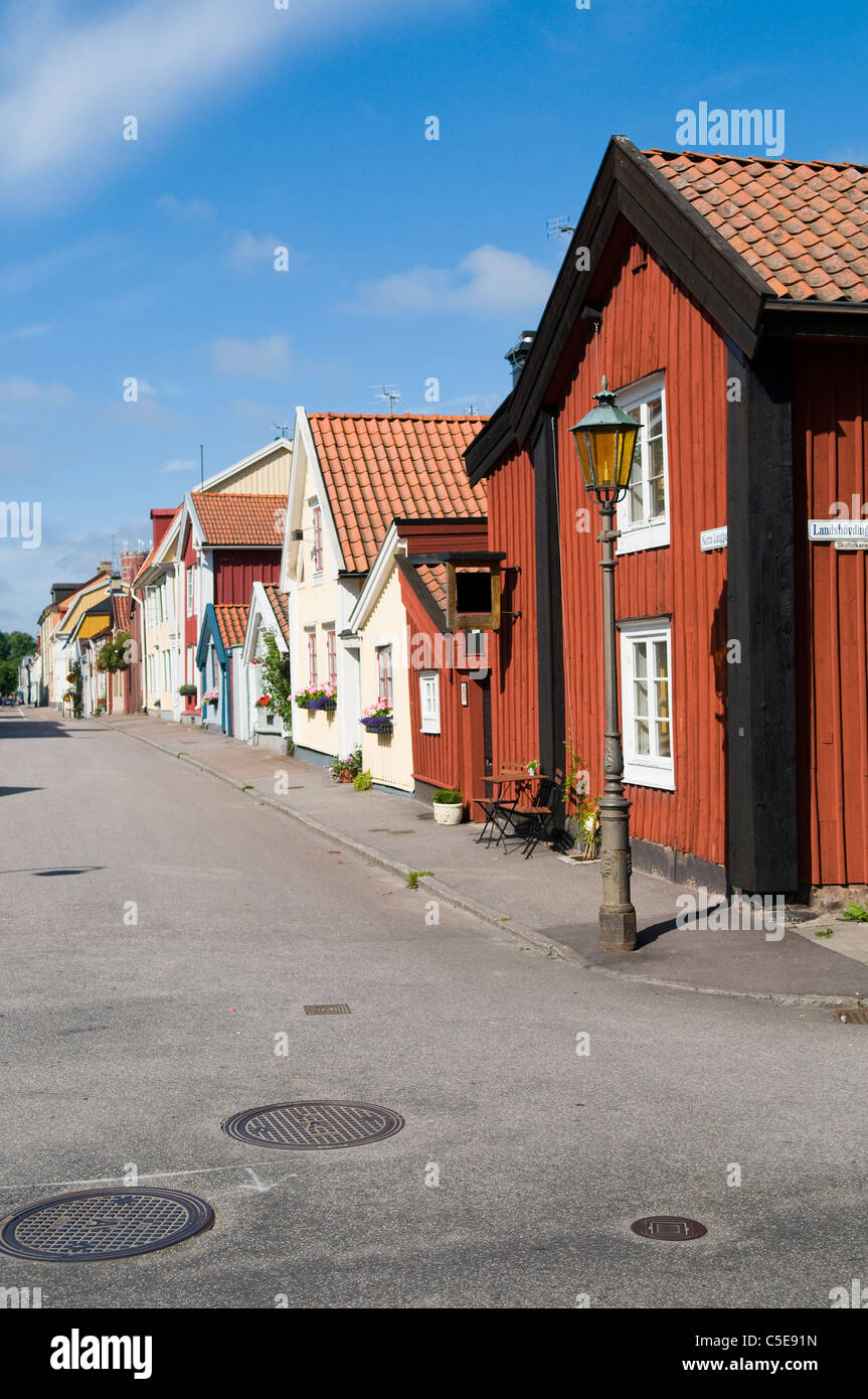 Wooden row houses hi-res stock photography and images - Alamy