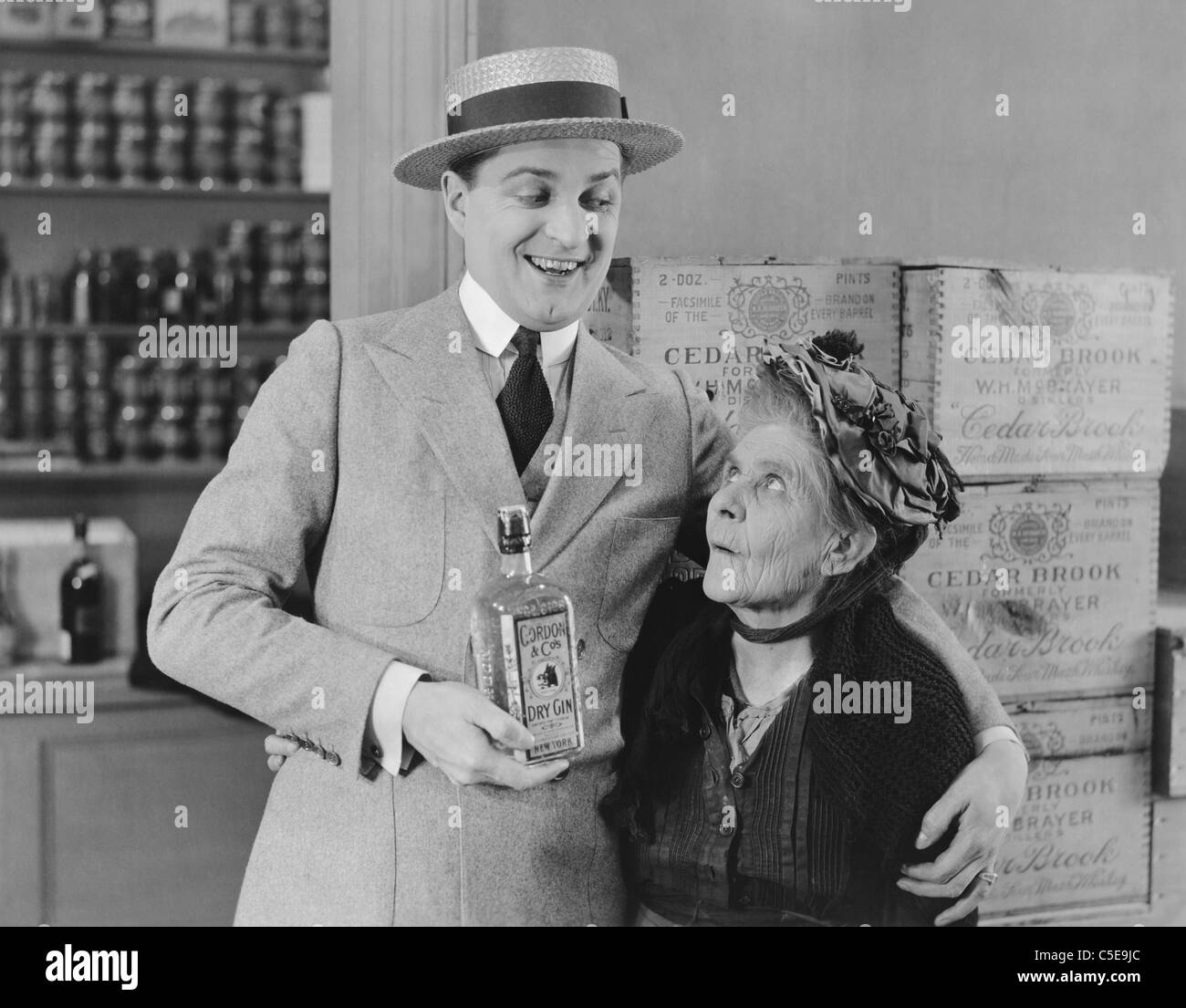 Vintage alcohol gin hi-res stock photography and images - Alamy