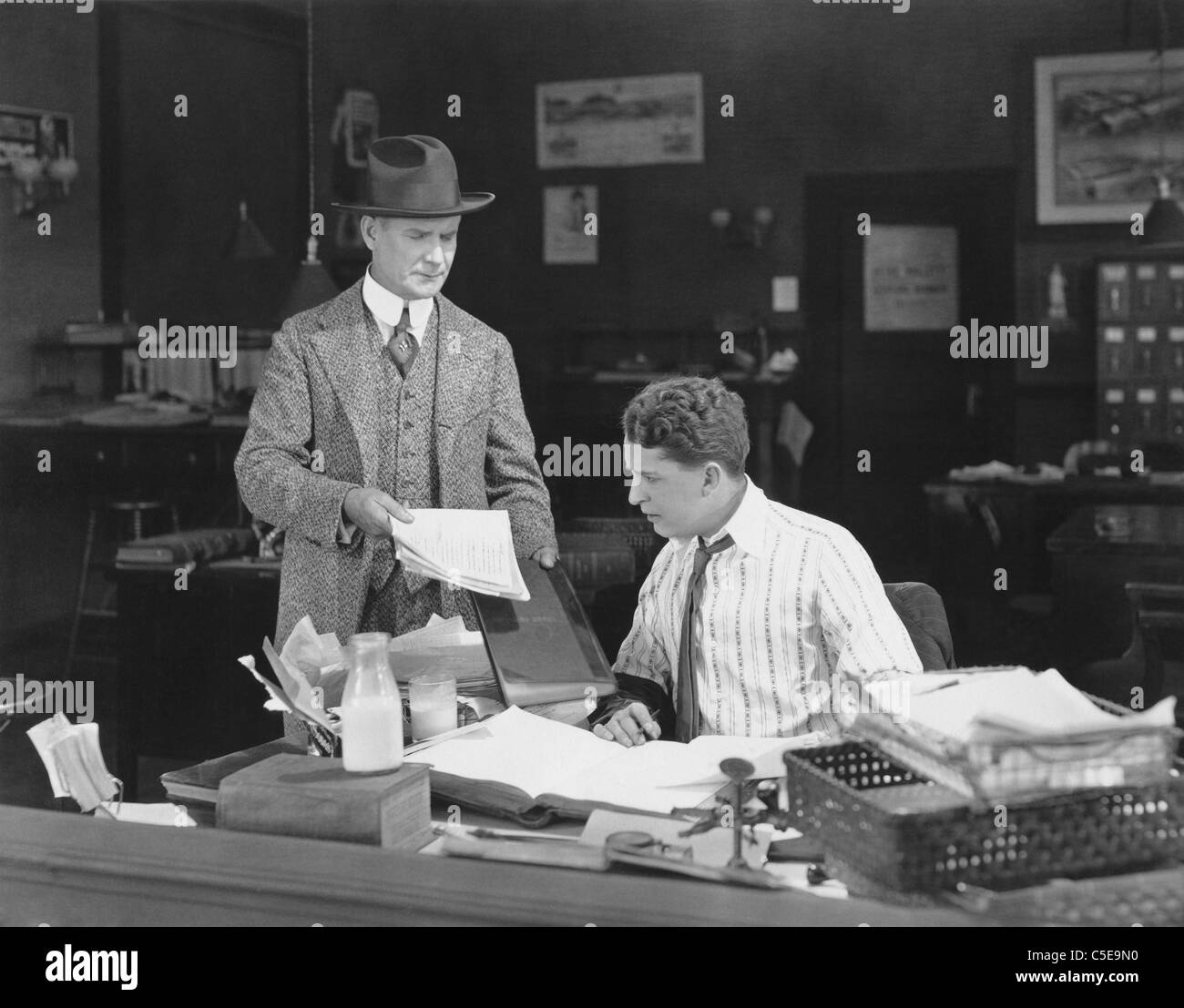 Old fashioned office worker hi-res stock photography and images - Alamy