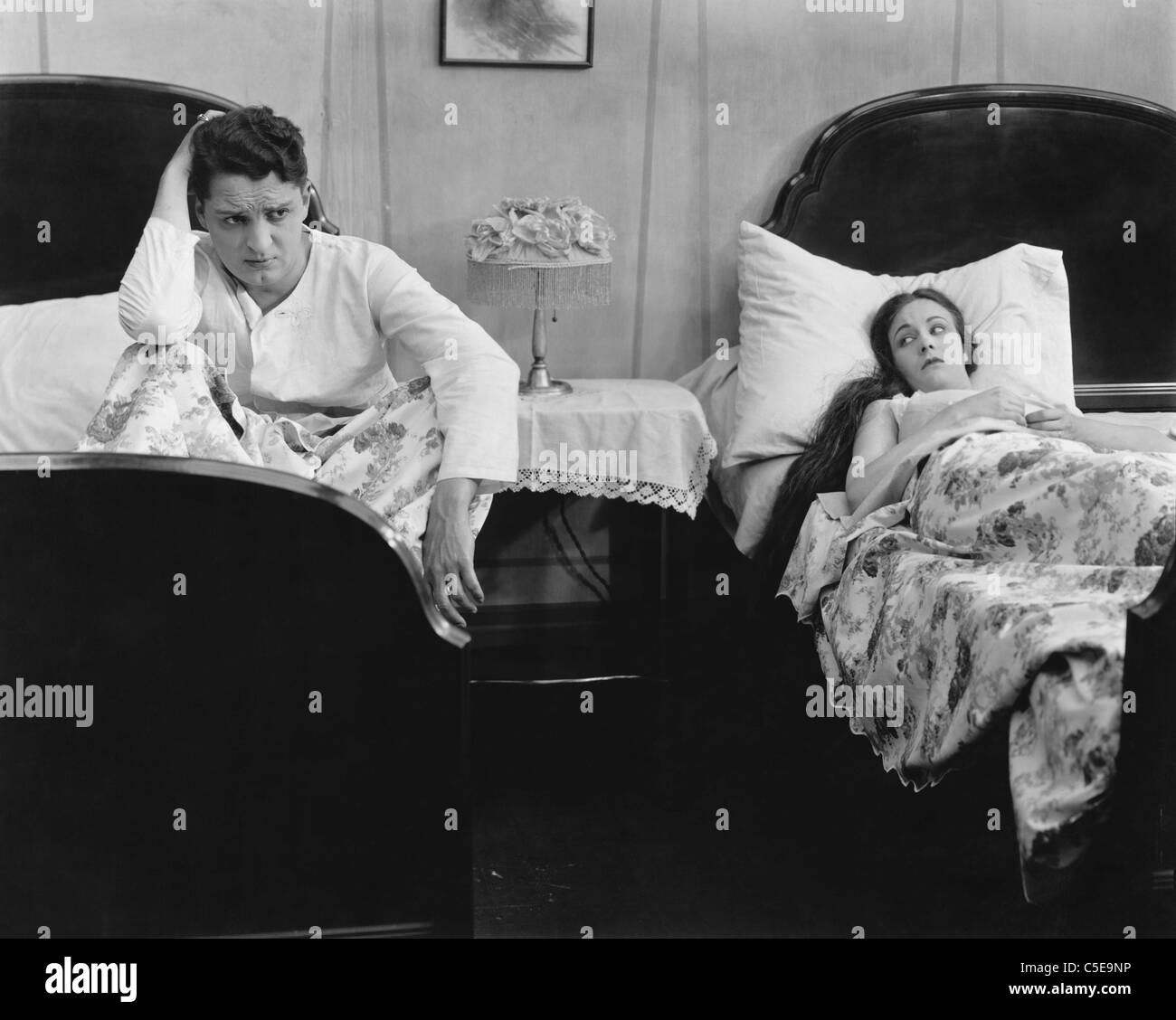 Old visuals couple fight hi-res stock photography and images - Alamy