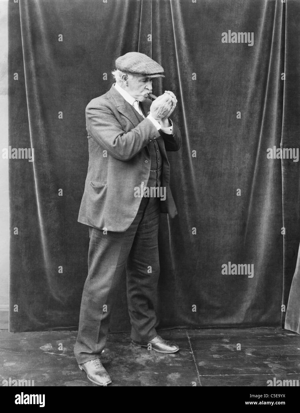 Senior man in living Black and White Stock Photos & Images - Alamy