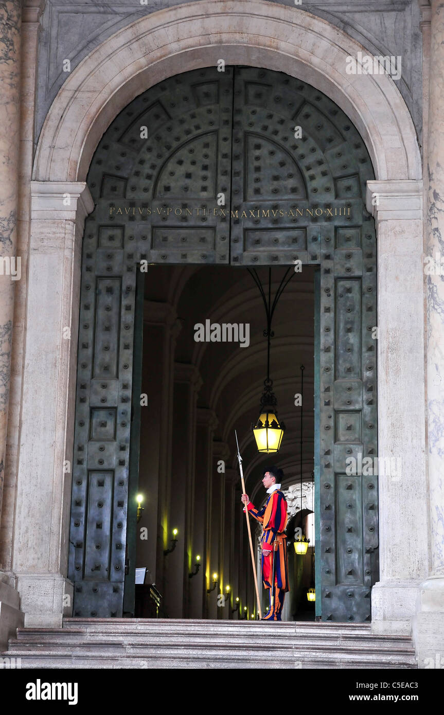 Vatican City, Rome, Italy St. Pietro (St Peter's) square Stock Photo ...