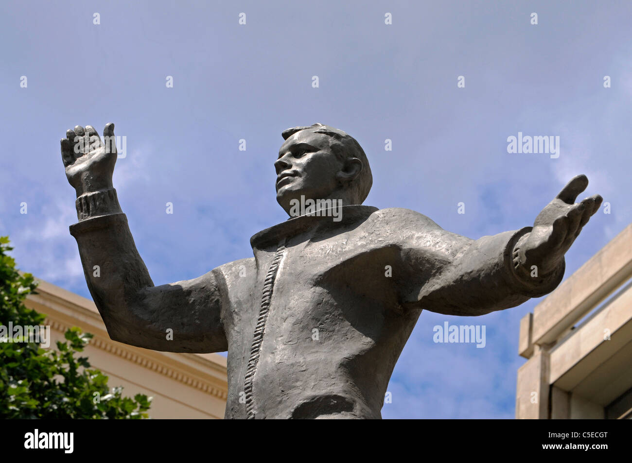 Statue of Yuri Gagarin. The Mall London Stock Photo - Alamy