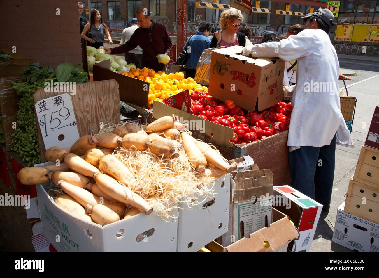 Outside stall hi-res stock photography and images - Alamy