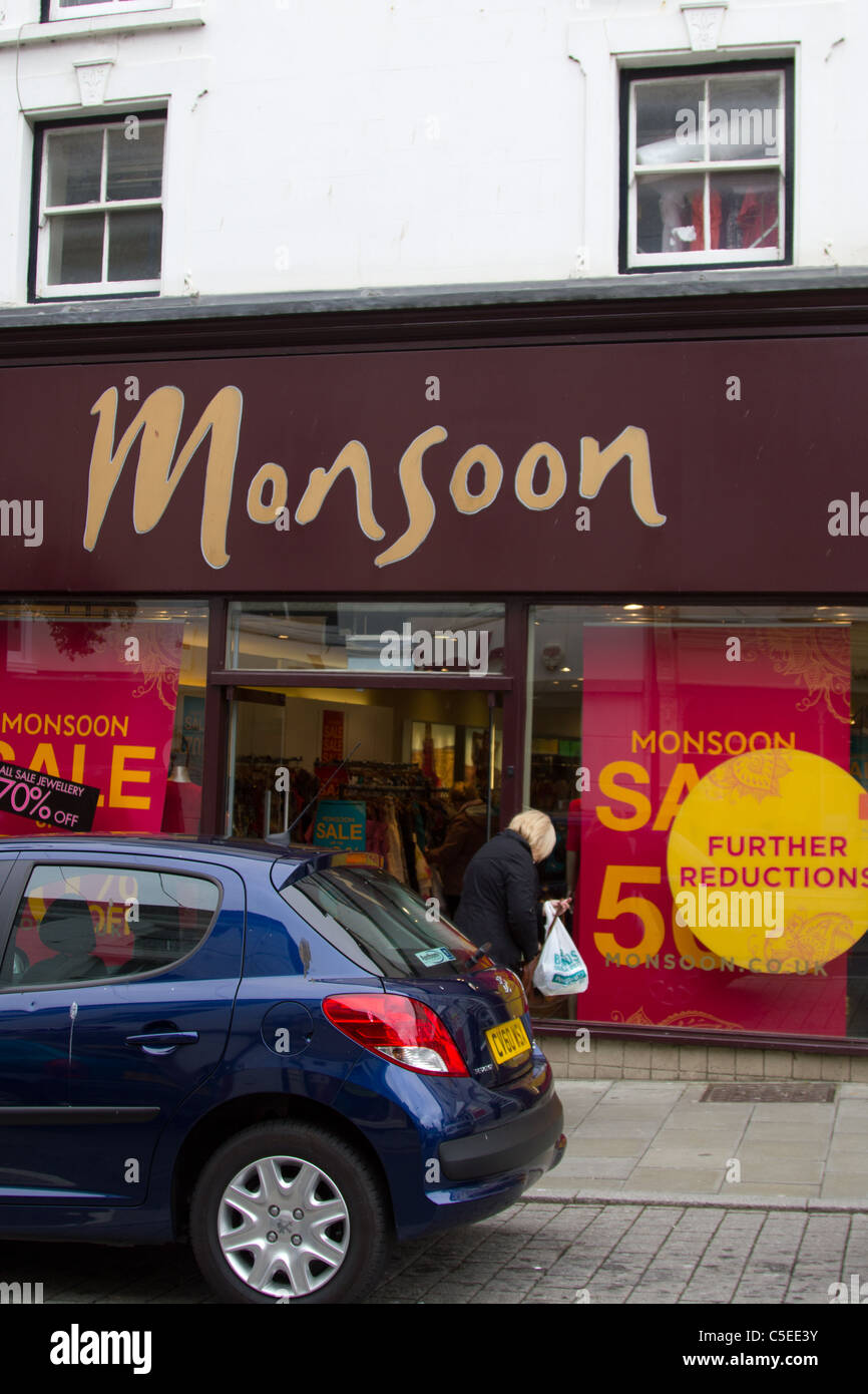 Monsoon shop hi-res stock photography and images - Alamy