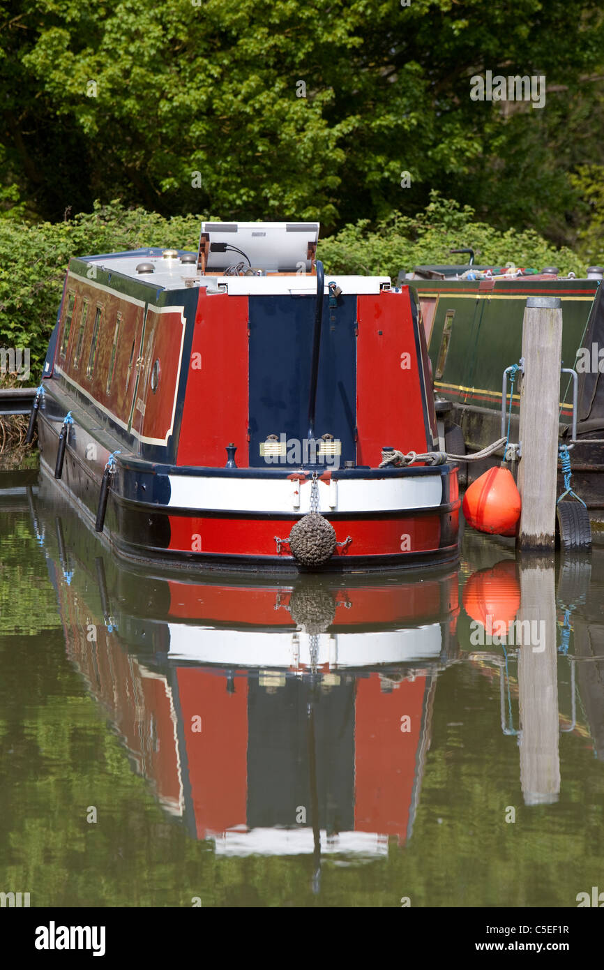 Boating moor mooring canal waterway waterways barge hi-res stock ...