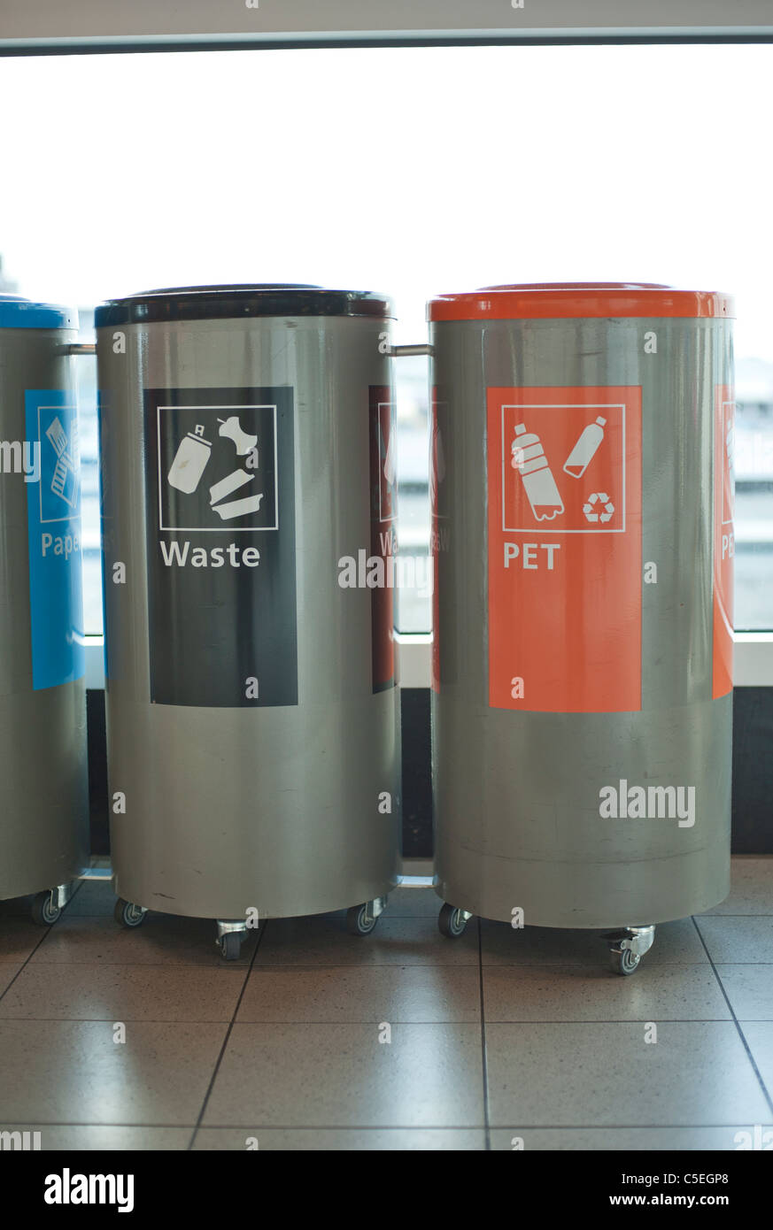 Trash disposal airport hi-res stock photography and images - Alamy