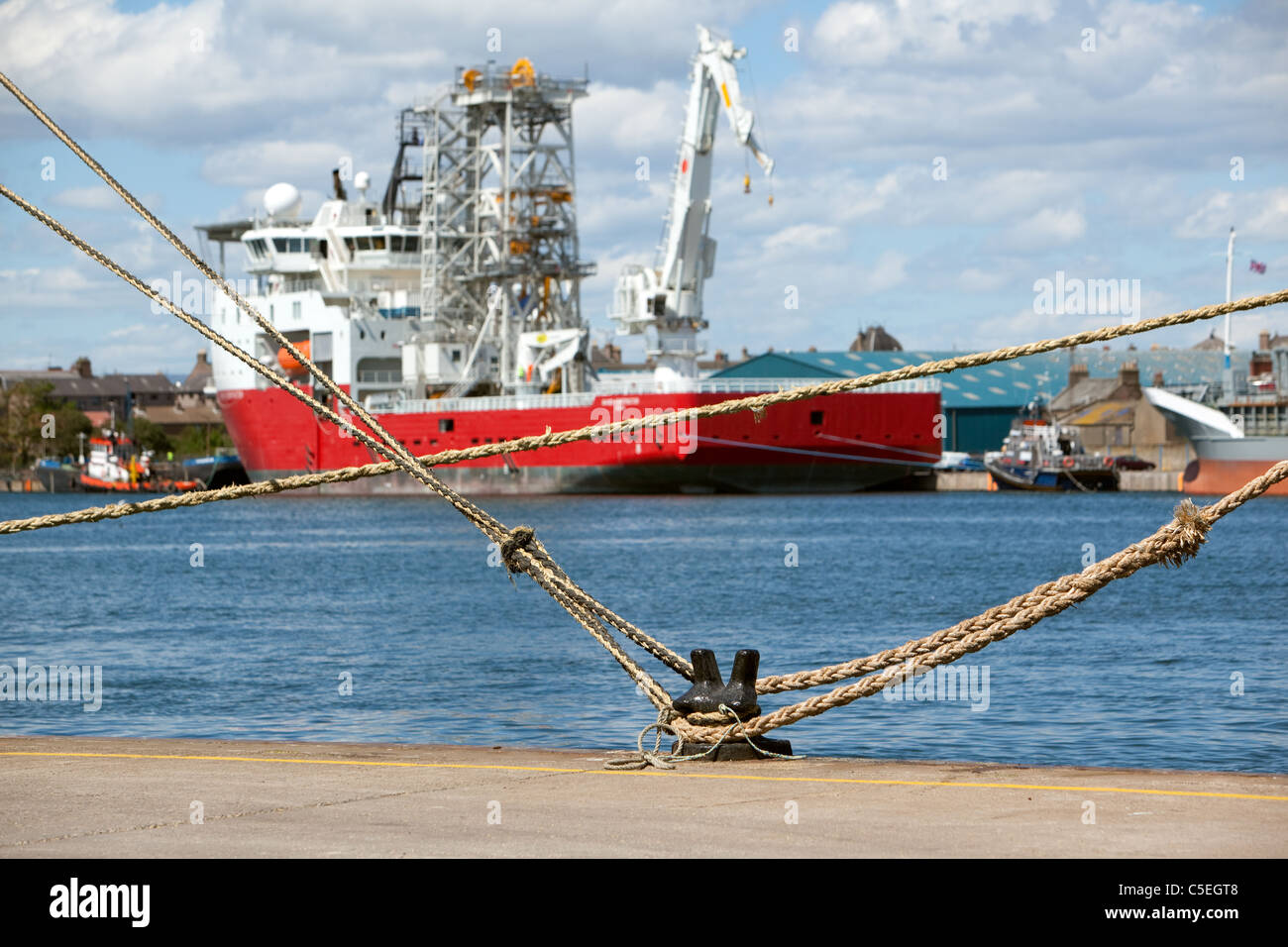 Ropes securing ships to quayside at Montrose Harbour Scotland Stock ...