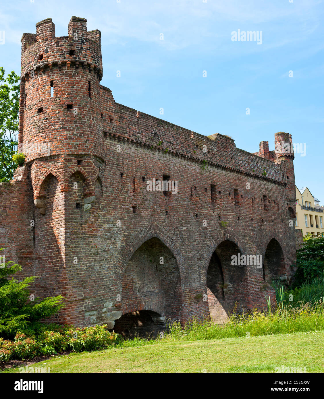 Defense structure hi-res stock photography and images - Alamy