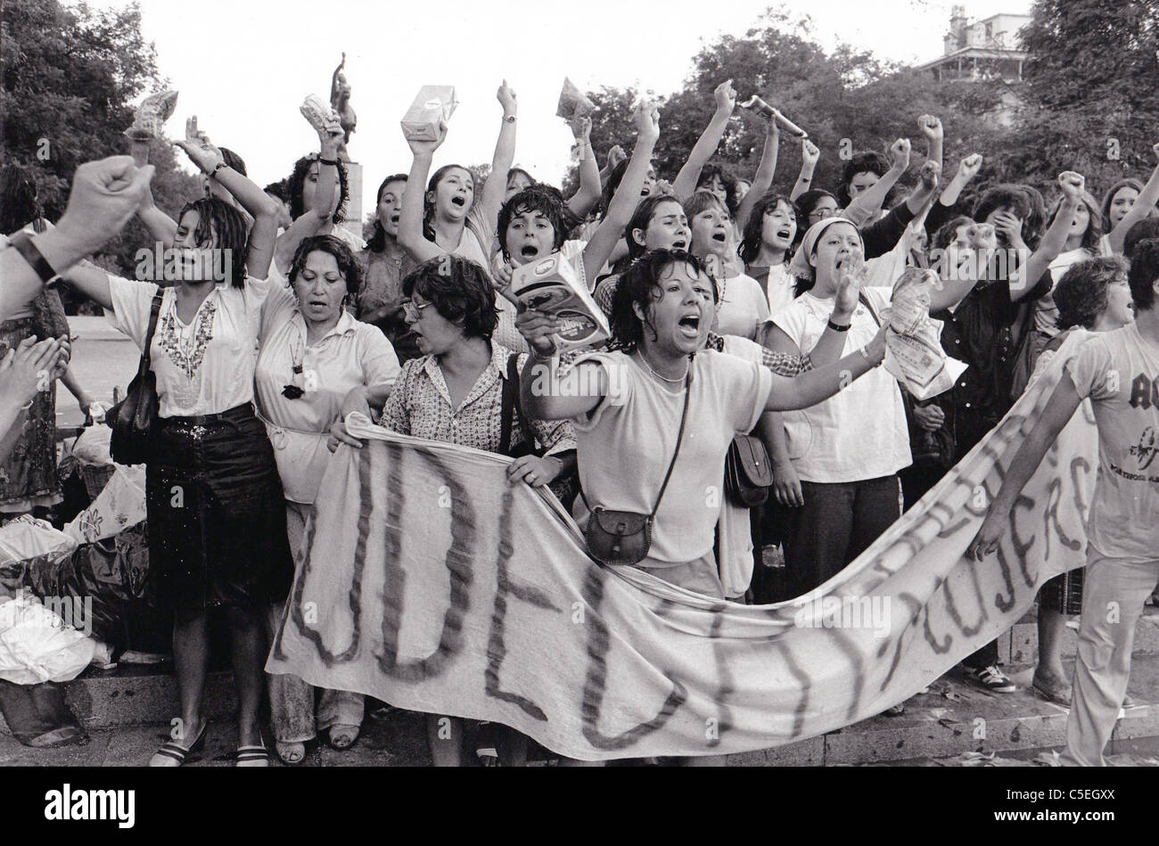 CHILE. Women protest against torture and violation of human rights ...
