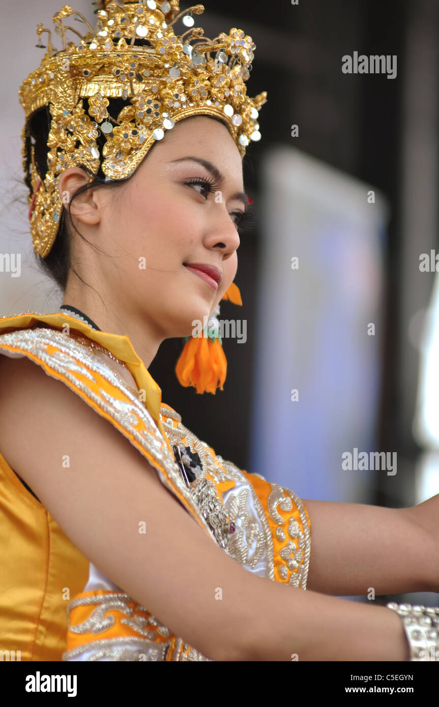 Thai dancer at Warwick Thai Festival, Warwickshire, England, UK Stock ...