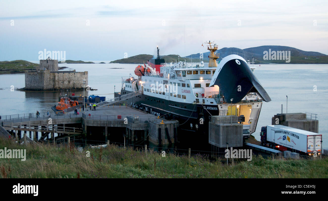 Ferry Clansman docks at Castlebay, Isle of Barra, Outer Hebrides Stock ...