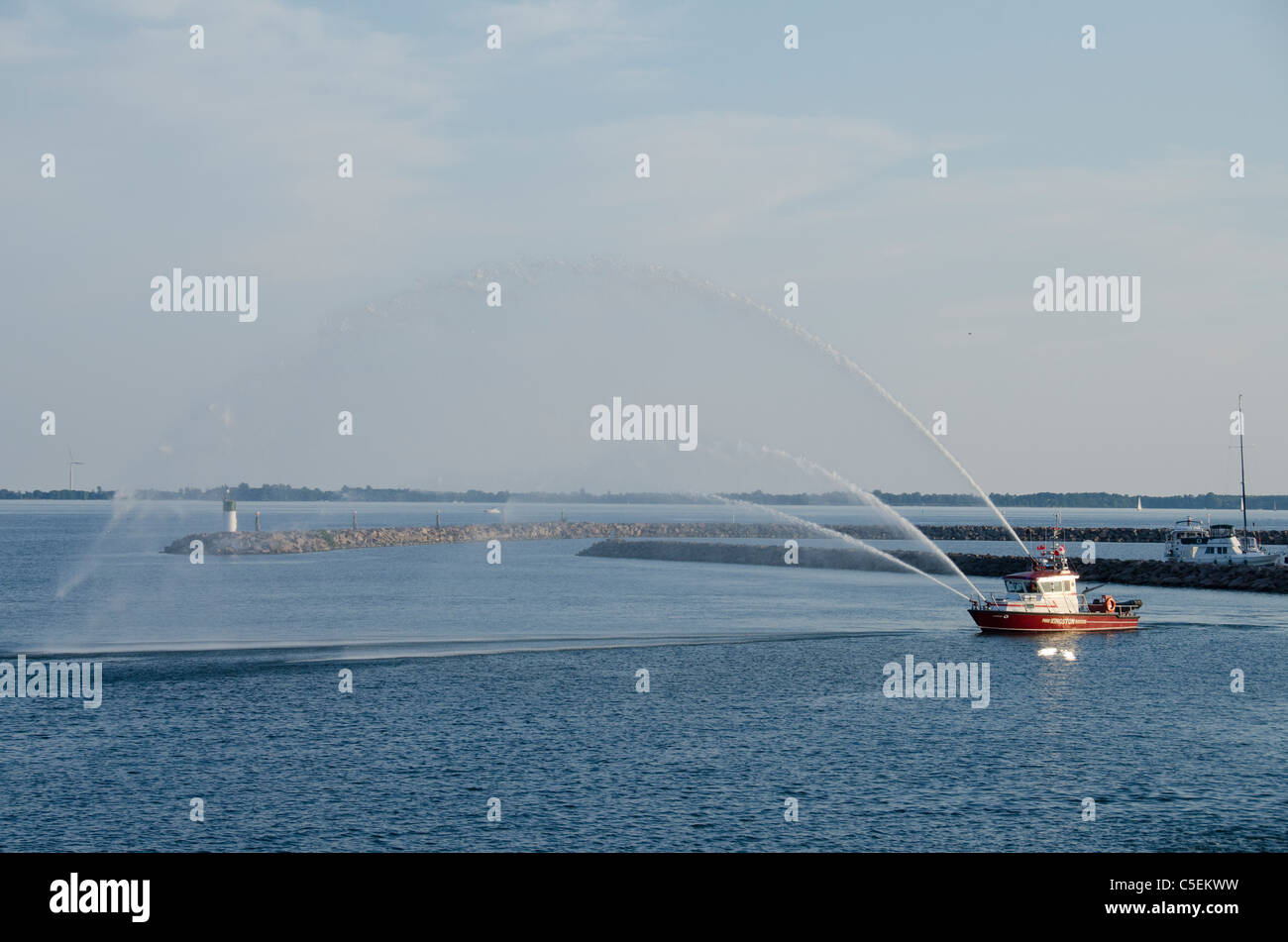 Fire boat spray hi-res stock photography and images - Alamy