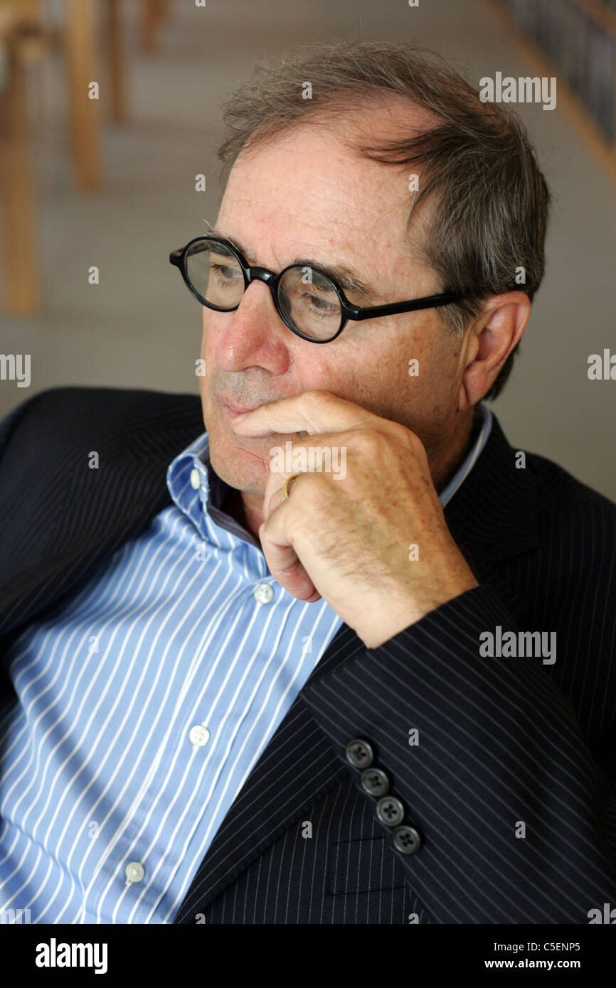 Paul theroux hi-res stock photography and images - Alamy