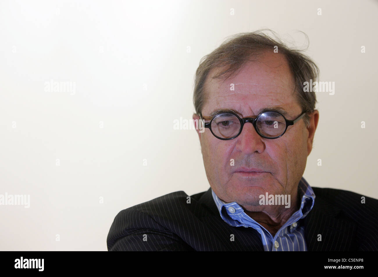 American travel writer and novelist paul theroux hi-res stock ...