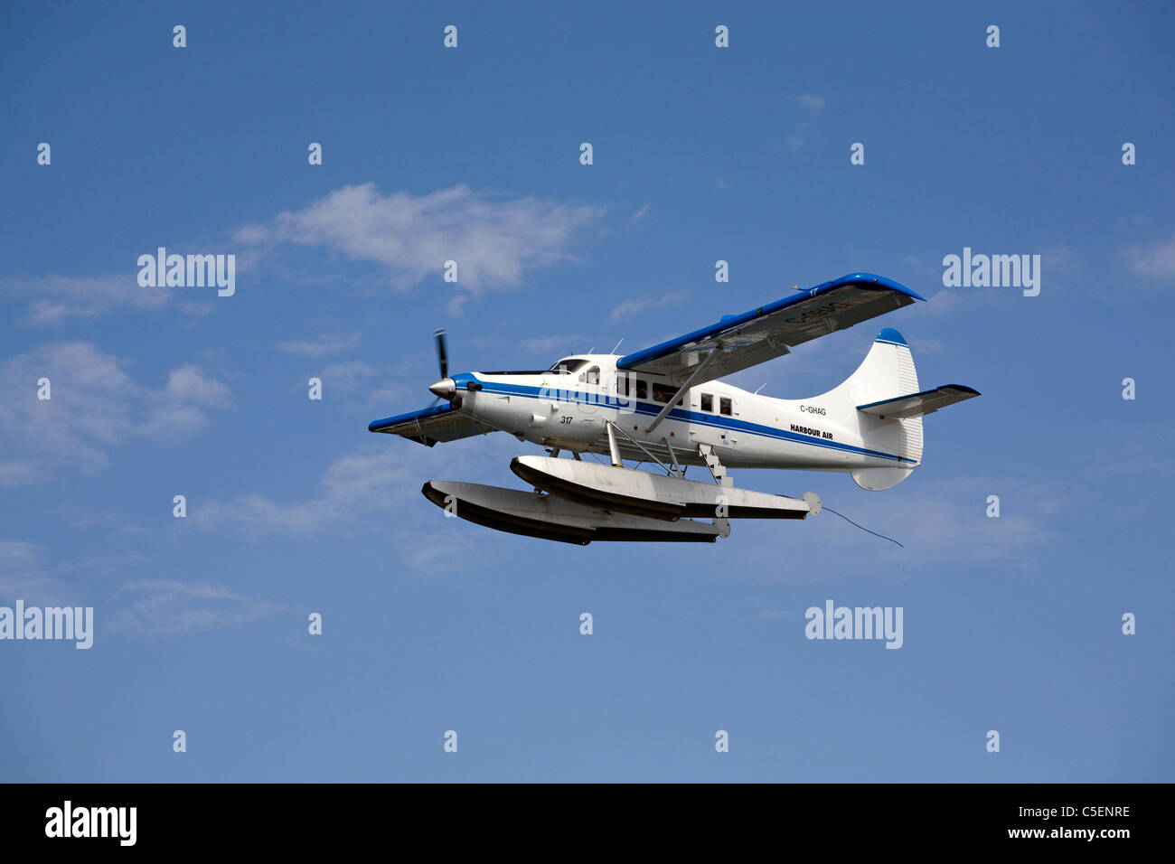Float plane flying High Resolution Stock Photography and Images - Alamy
