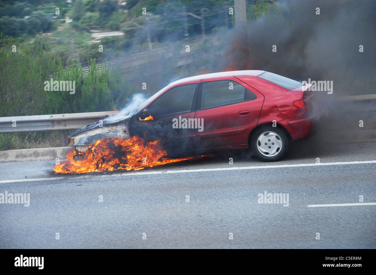 Burning car vehicle on highway hi-res stock photography and images - Alamy