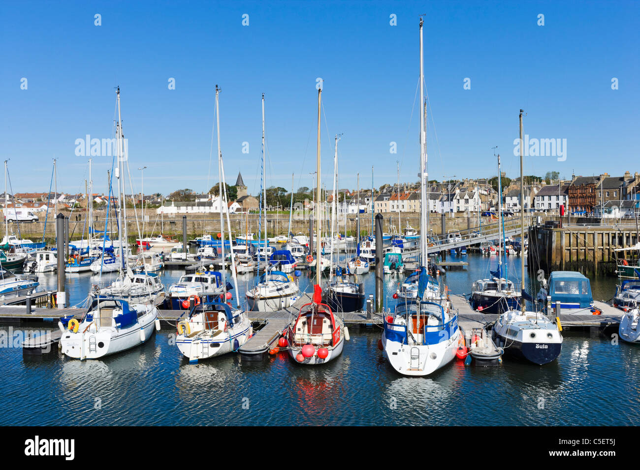 Anstruther waterfront scotland hi-res stock photography and images - Alamy