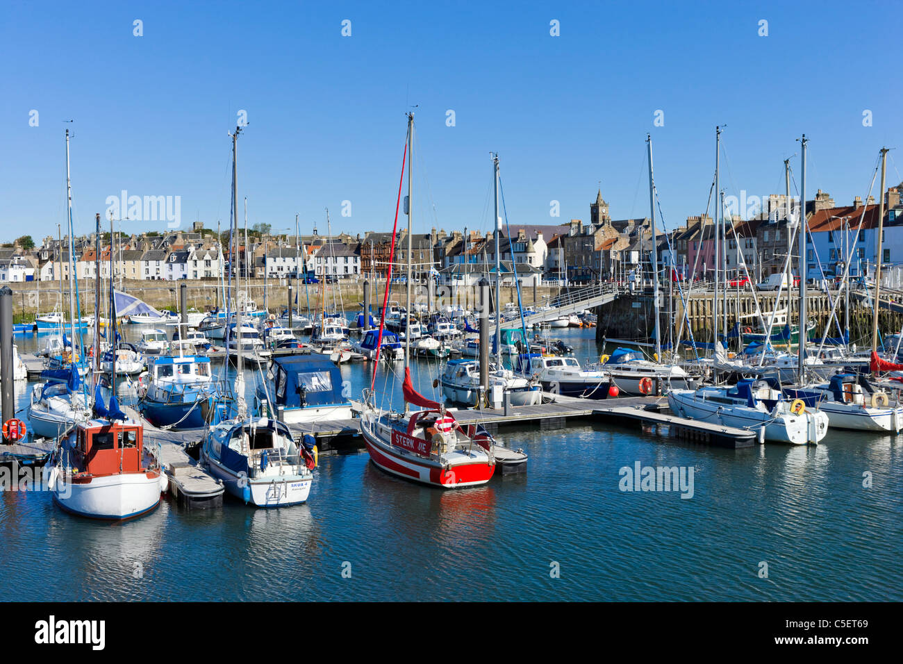 Anstruther waterfront scotland hi-res stock photography and images - Alamy