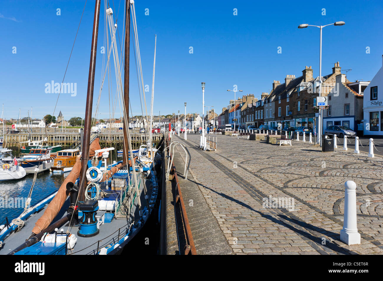 Waterfront anstruther hi-res stock photography and images - Alamy