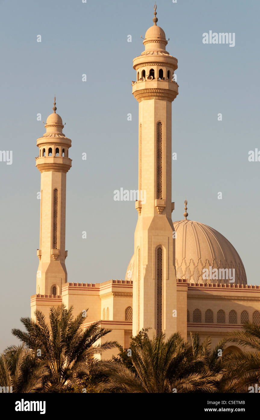 Manama bahrain mosque hi-res stock photography and images - Alamy