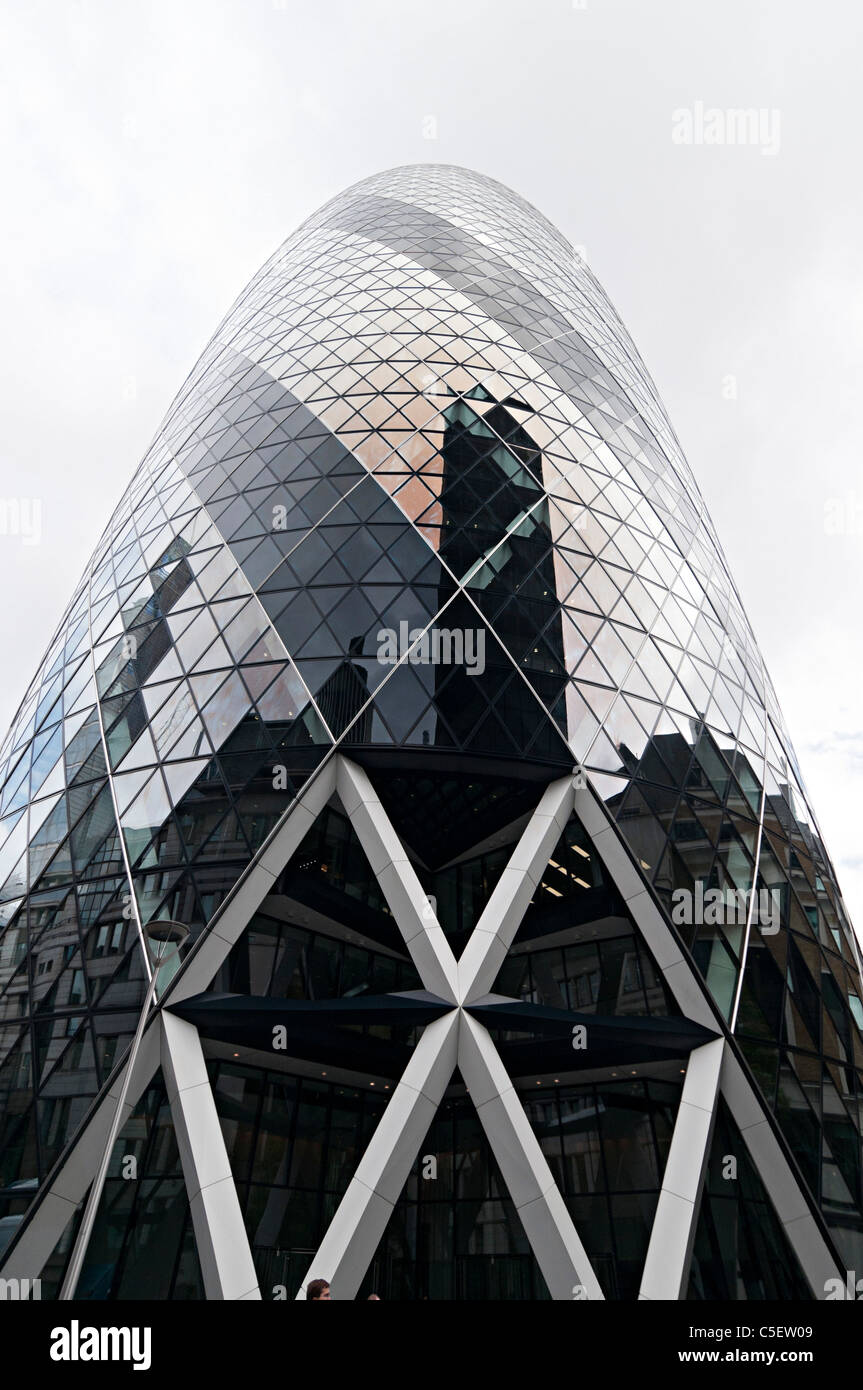 The gherkin office building designed by sir norman foster in the city ...