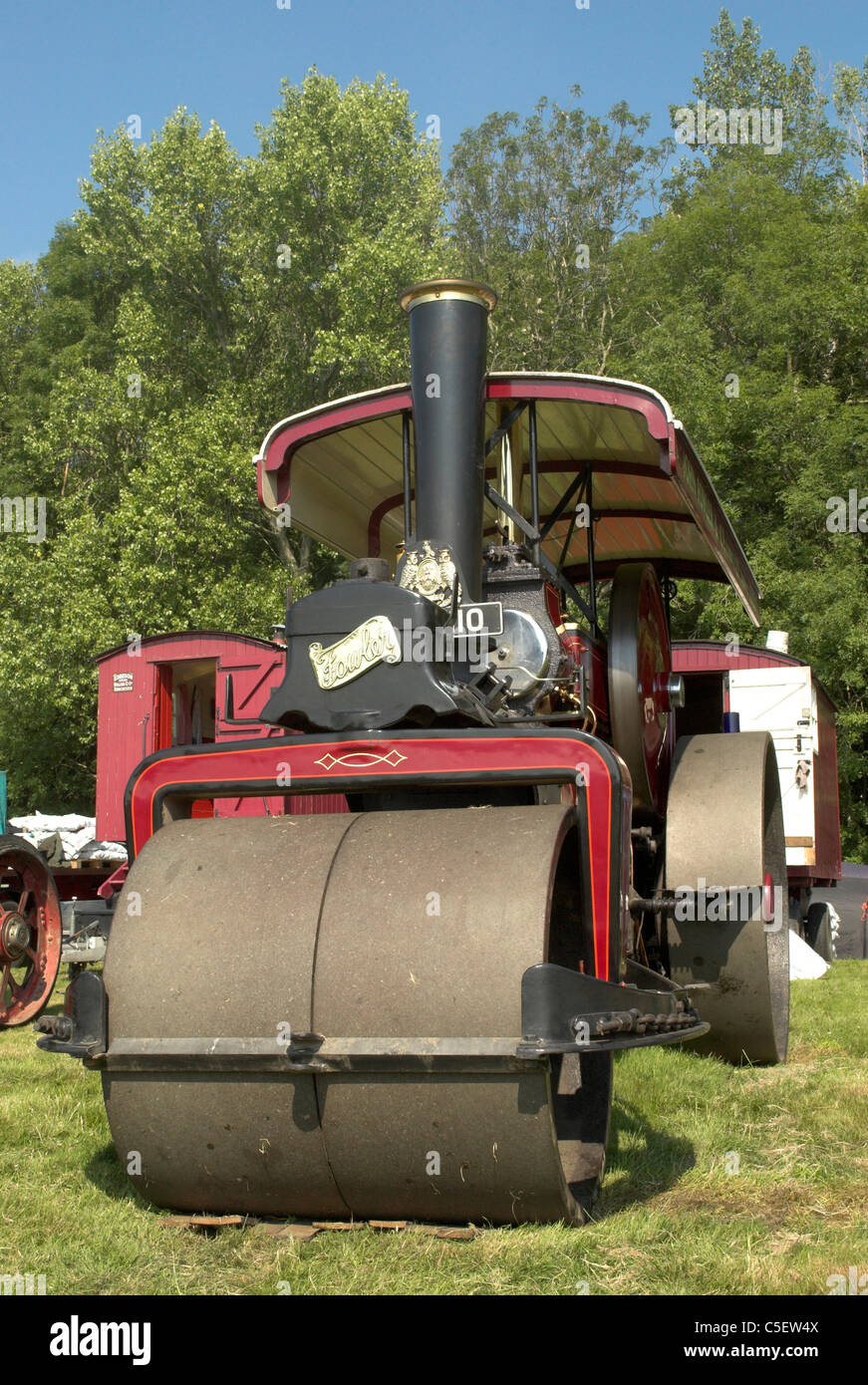 Vintage fowler steam road roller hi-res stock photography and images ...
