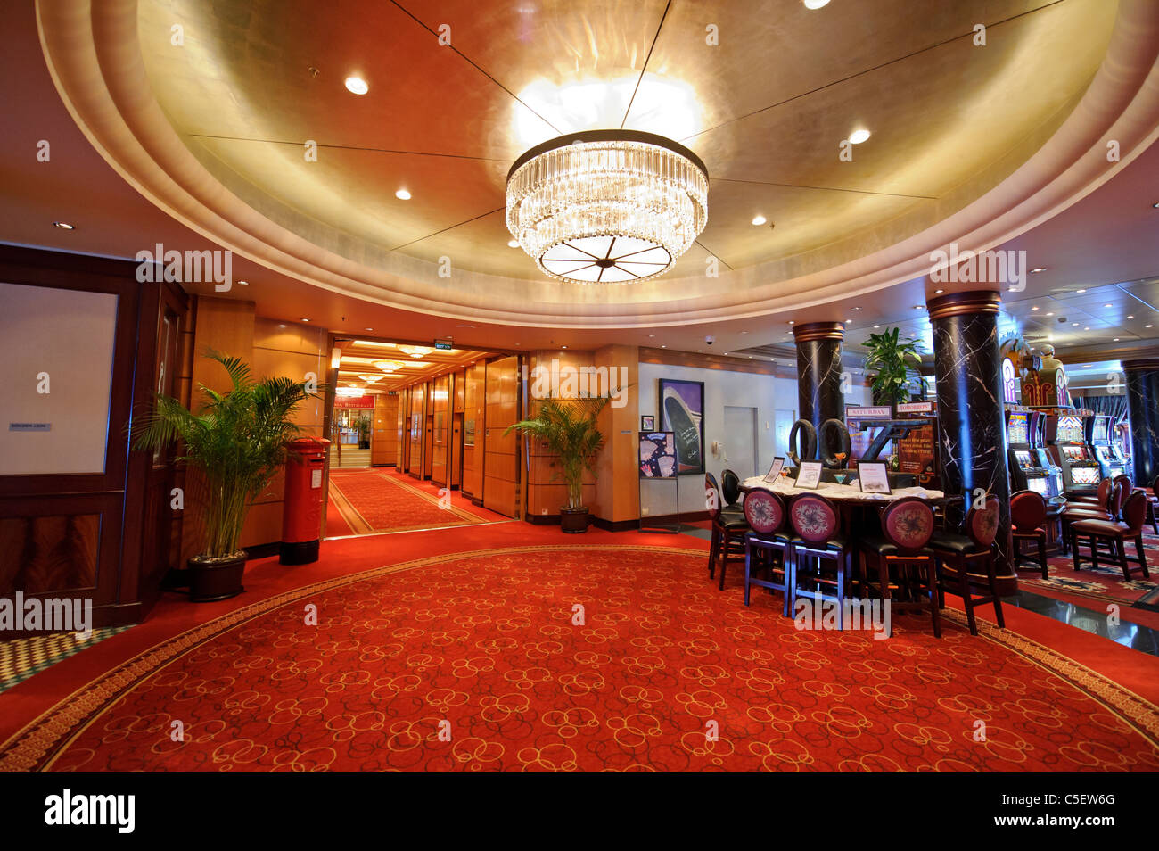 Cruise ship interior hallway hi-res stock photography and images - Alamy