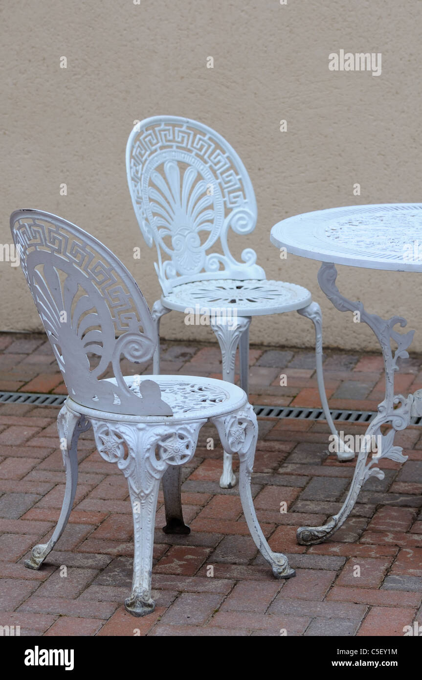 Furniture paving brick hi-res stock photography and images - Alamy