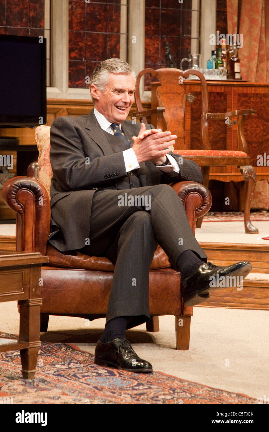 Simon Williams as "Sir Humphrey Appleby" in "Yes, Prime Minister Stock ...