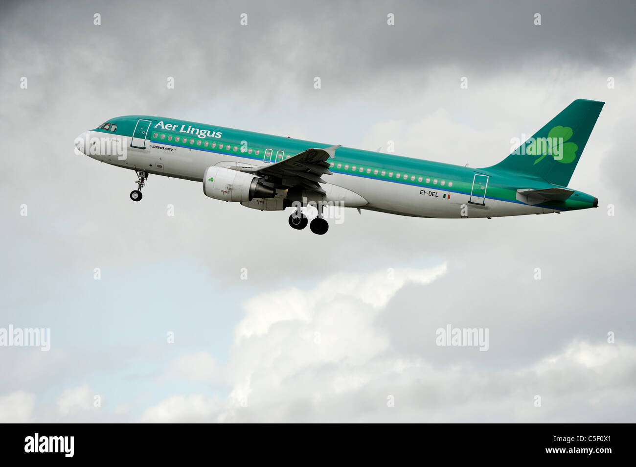 Aircraft airline hi-res stock photography and images - Alamy