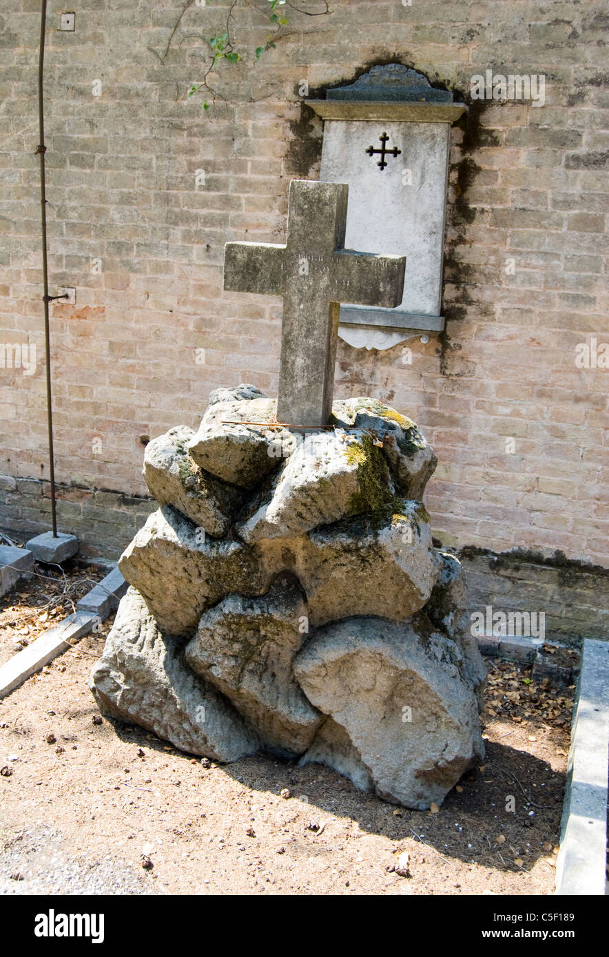 Gravestone in Venice Cemetery Stock Photo - Alamy