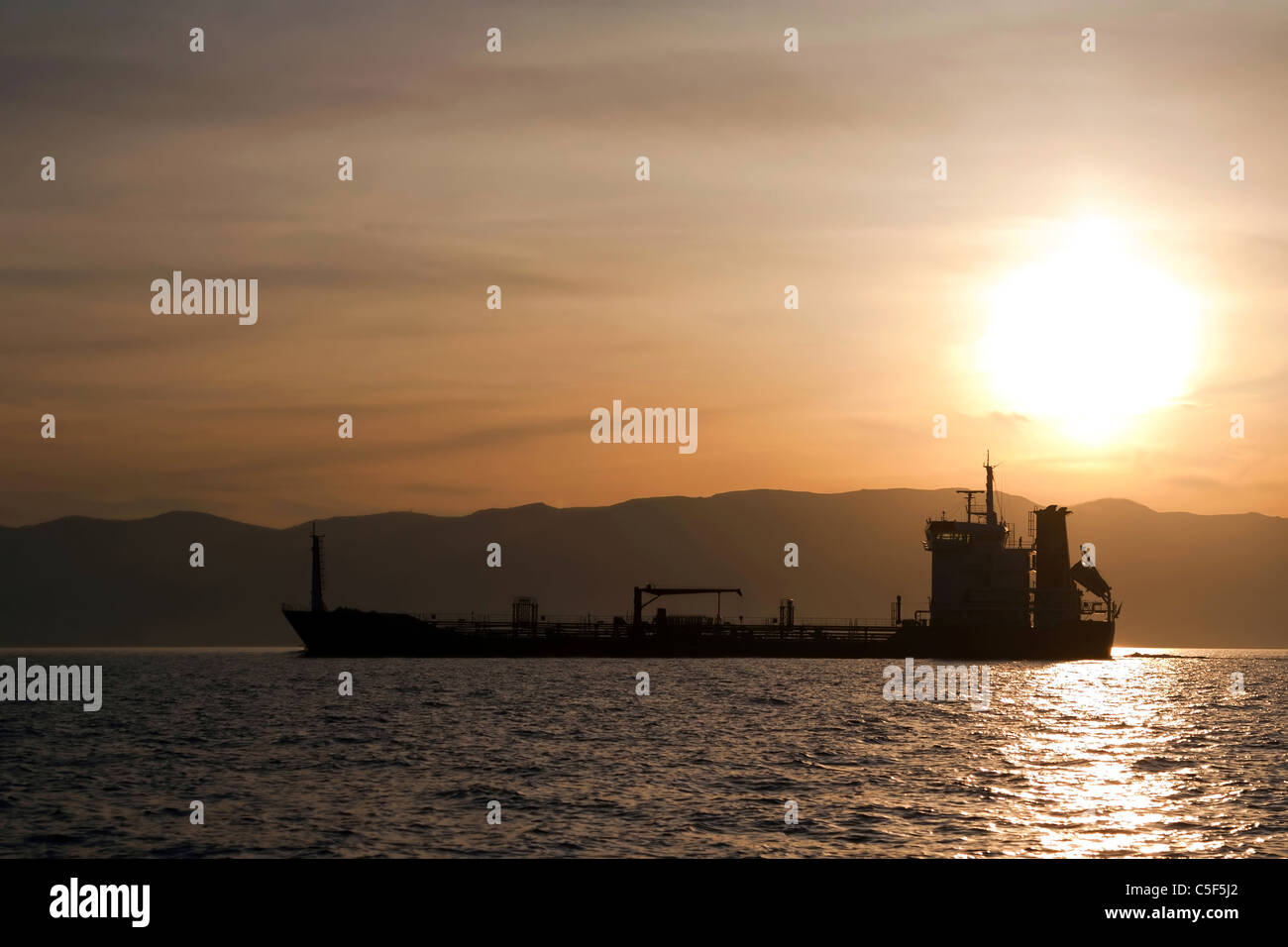 Bulk oil vessel hi-res stock photography and images - Alamy