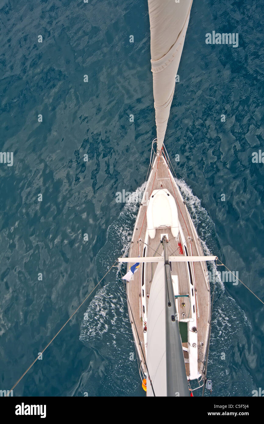 Top view of sailing boat with water splash Stock Photo - Alamy