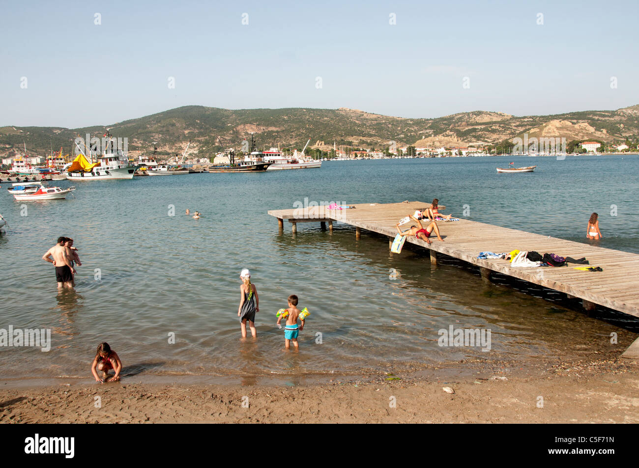 Izmir beach hi-res stock photography and images - Alamy