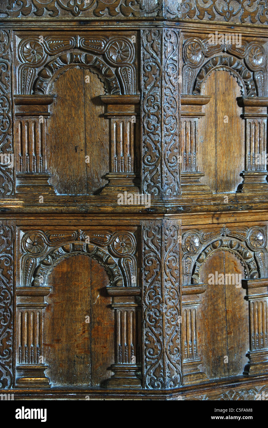 Oak carving hi-res stock photography and images - Alamy