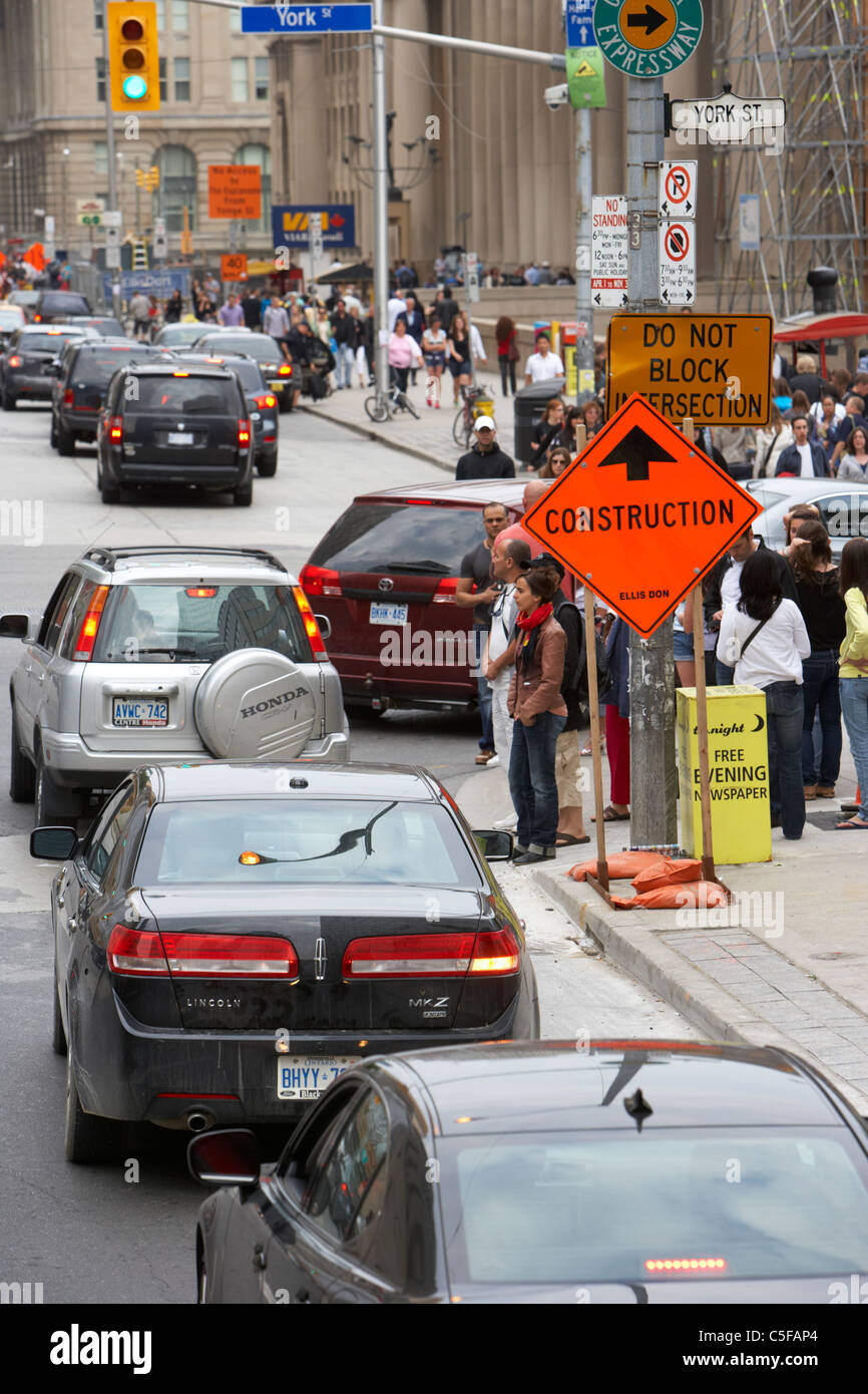 Downtown toronto busy hi-res stock photography and images - Alamy