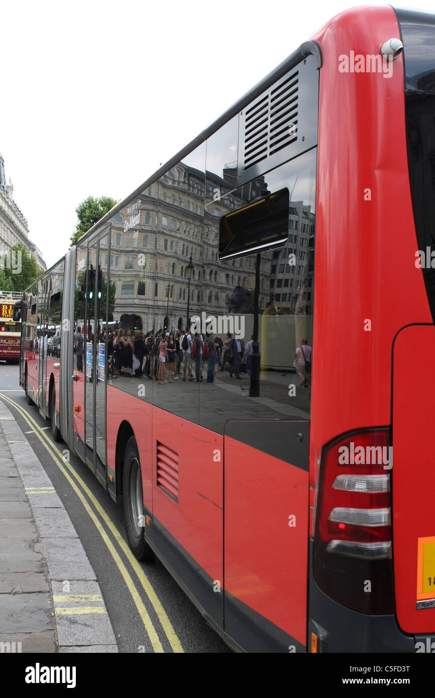 London bus side view hi-res stock photography and images - Alamy
