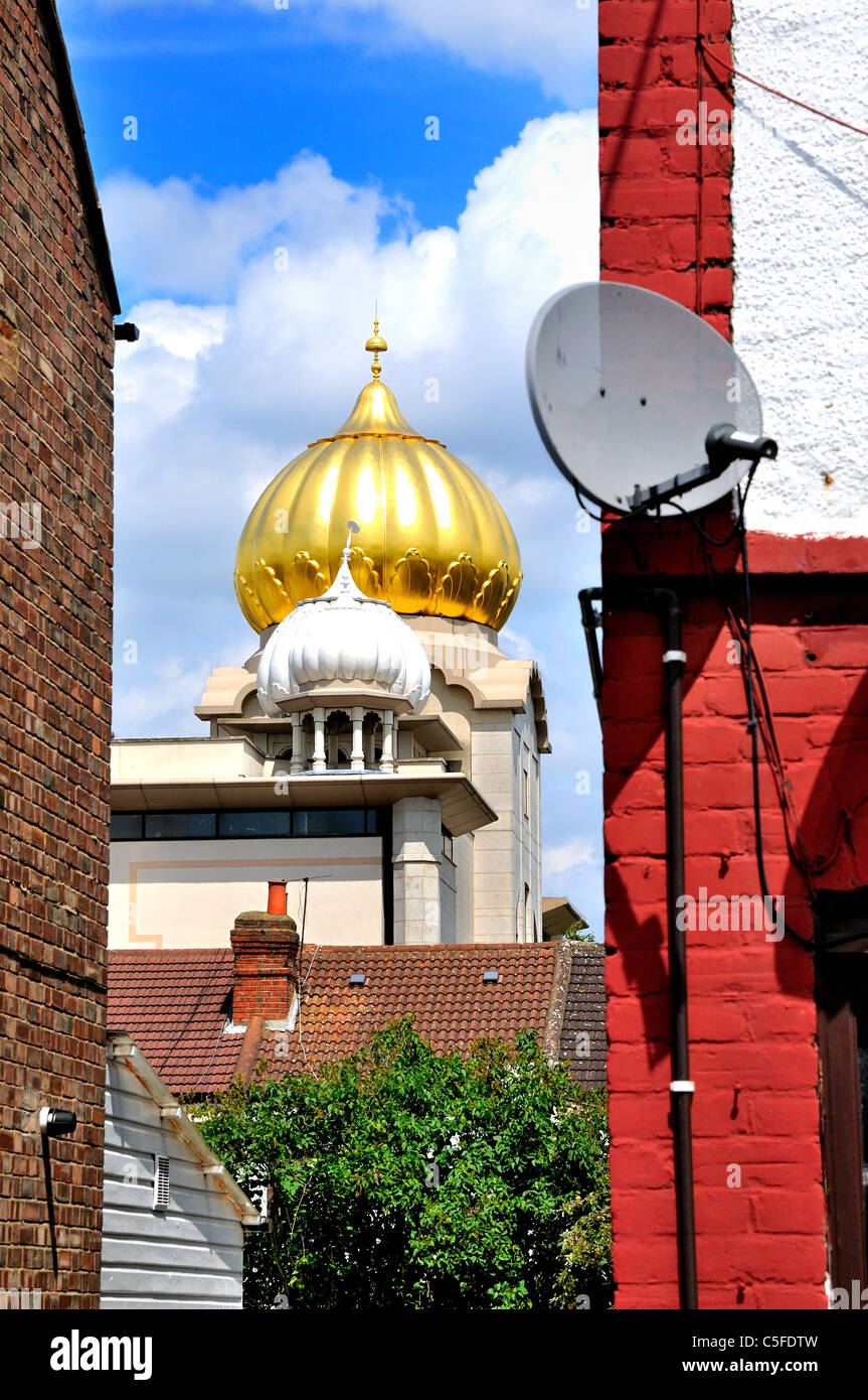 The Golden dome of the Sikh temple at Southall West London Stock Photo ...