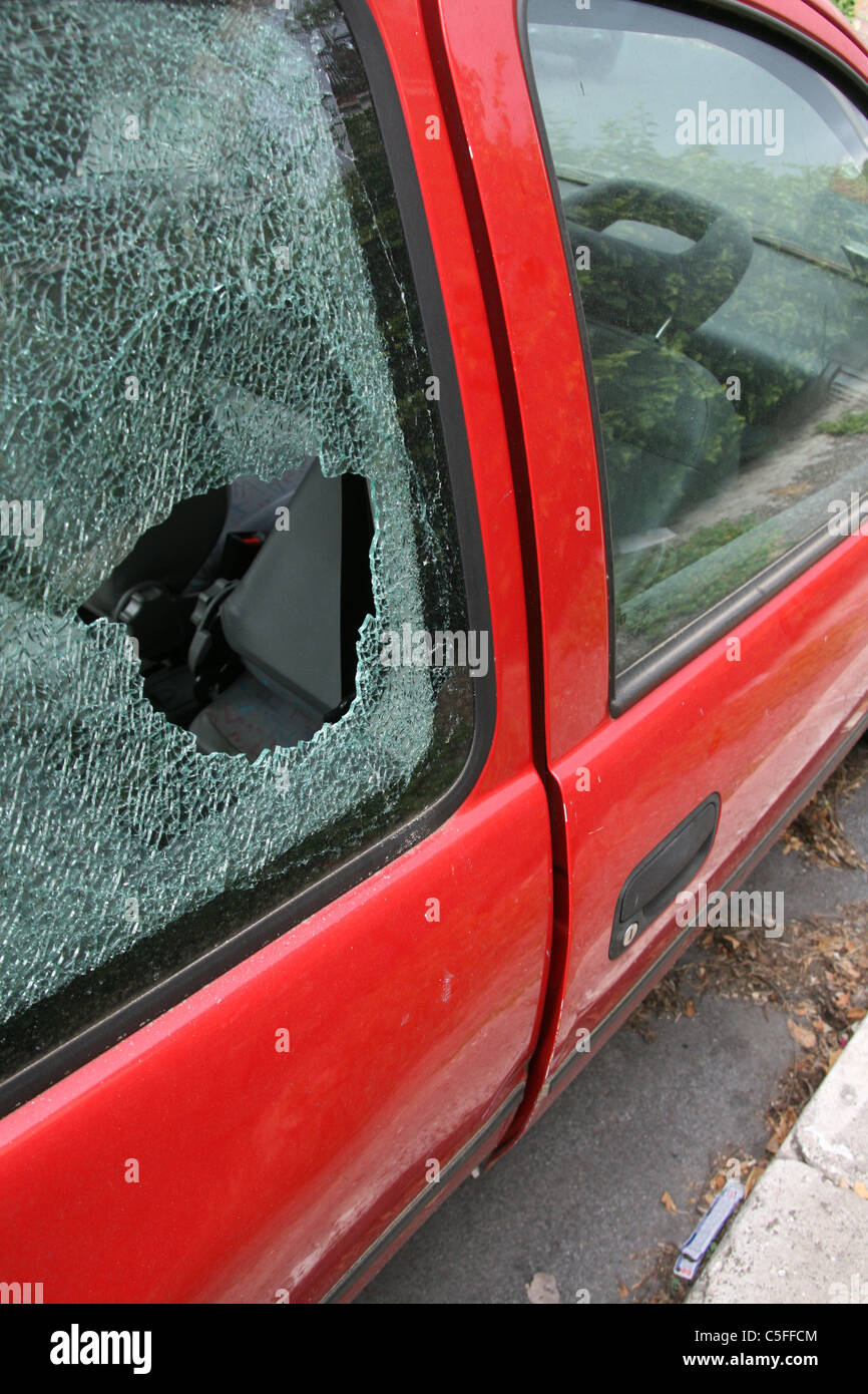 detail of broken car window Stock Photo - Alamy